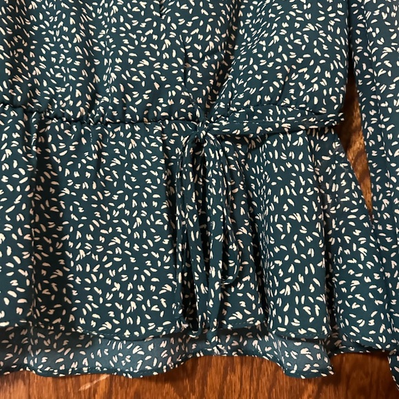 nine britton | Tops | Nine Britton Green Patterned Blouse | Poshmark